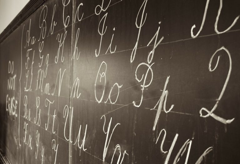 Top 100 Linguistic Research Topics for Students